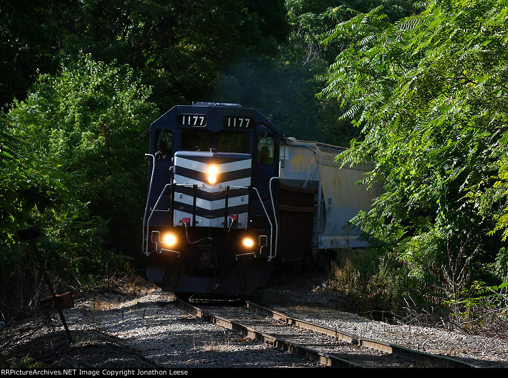 LSRC 1177 meanders it's way north on the old Pere Marquette